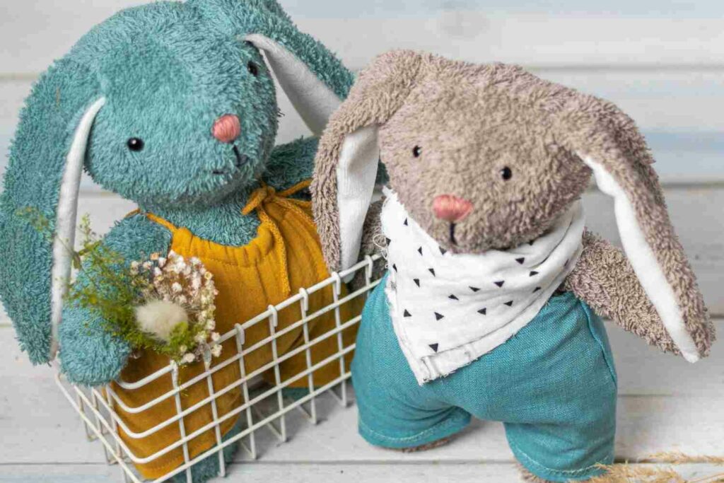 Patron gratuit : Doudou lapin en peluche - Snaply Magazine